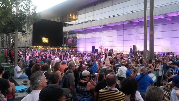 Buskers help Brisbane Festival claim Guinness World Record - ABC News