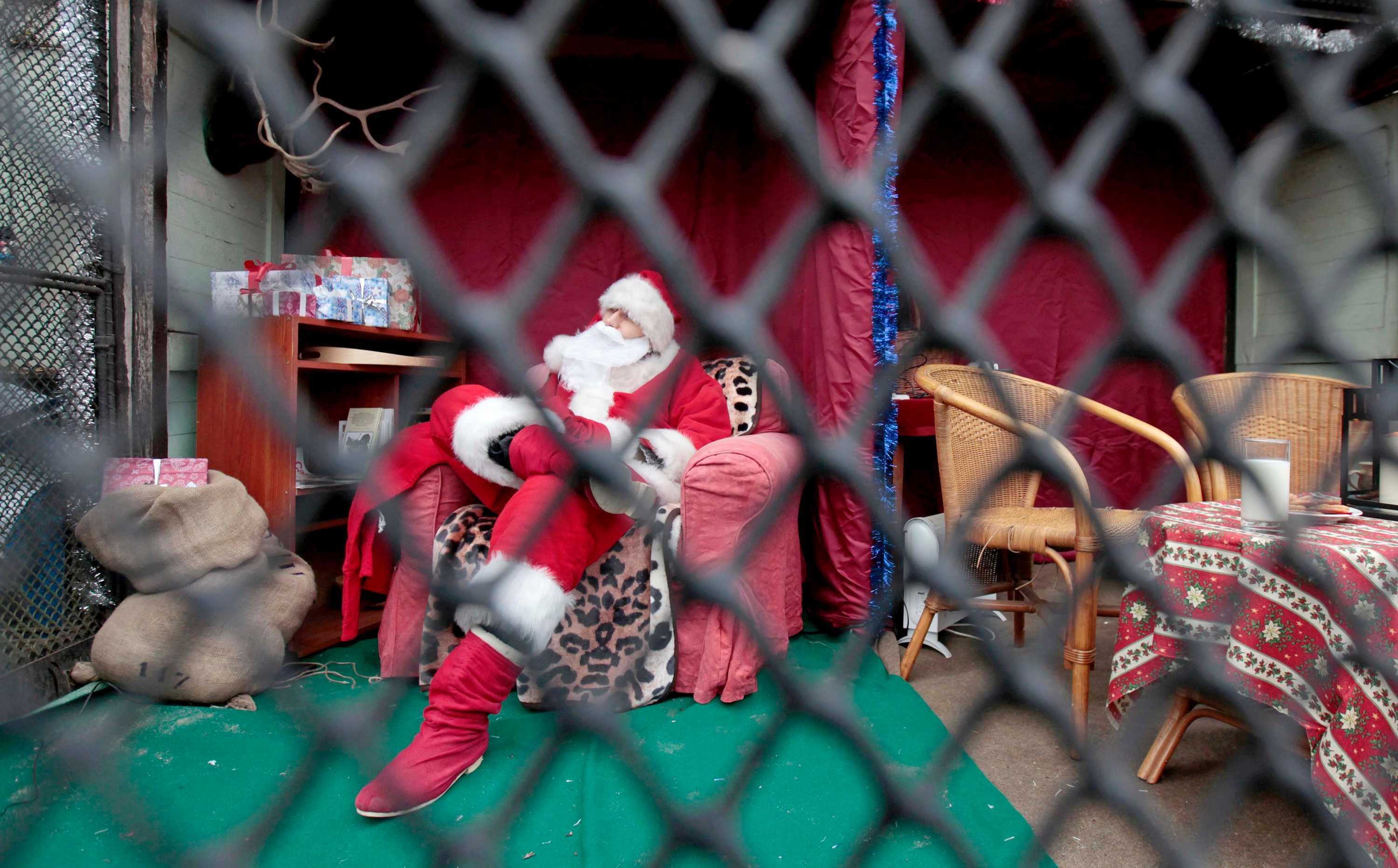 Photos: Santa Claus gears up for Christmas - ABC News