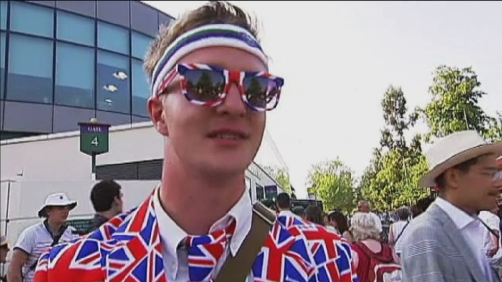 Andy Murray's win wows British crowds after decades of drought - ABC News