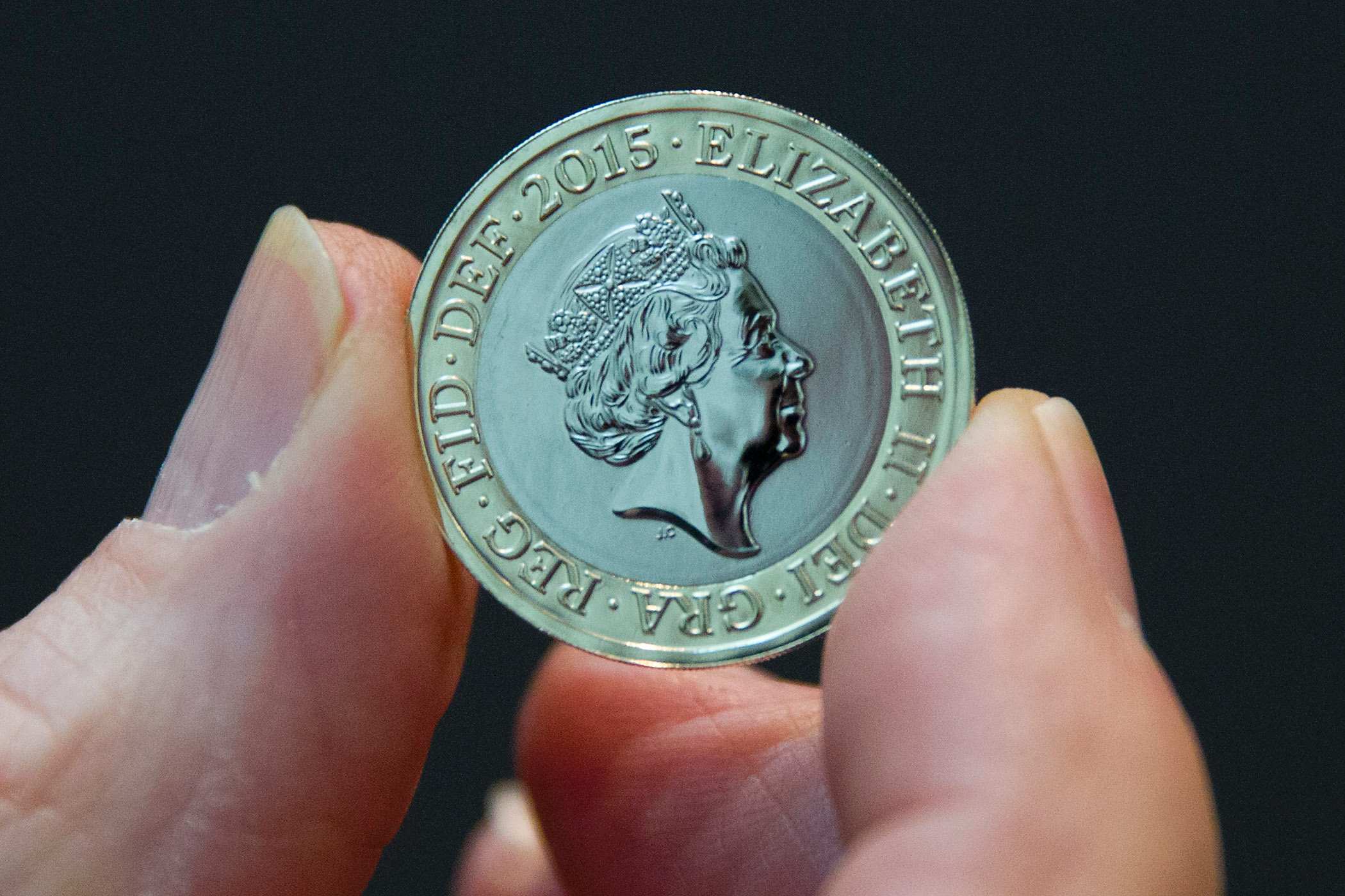 New coin portrait of Queen Elizabeth unveiled - ABC News