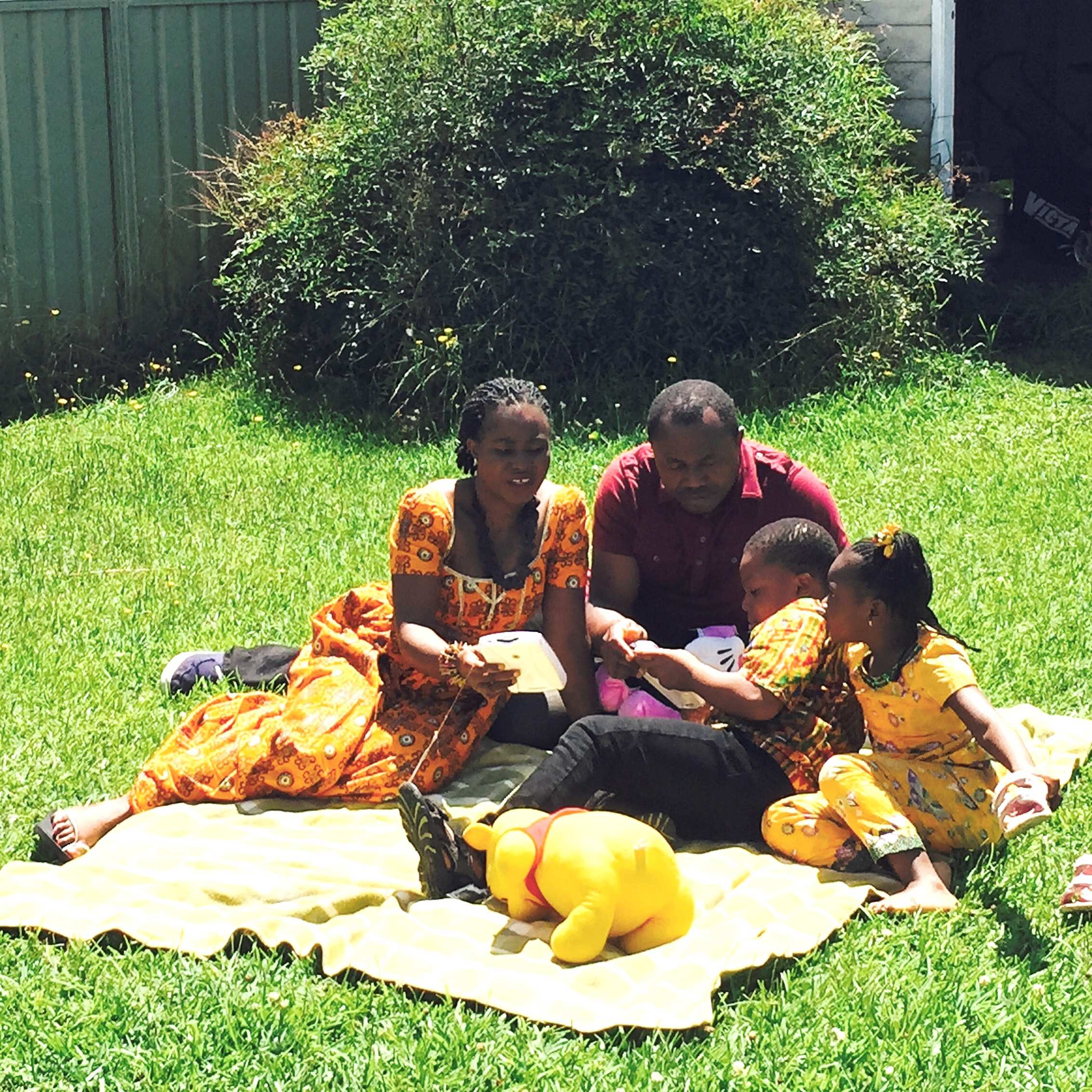 Nigerian family spends first Australian Christmas in Newcastle - ABC News