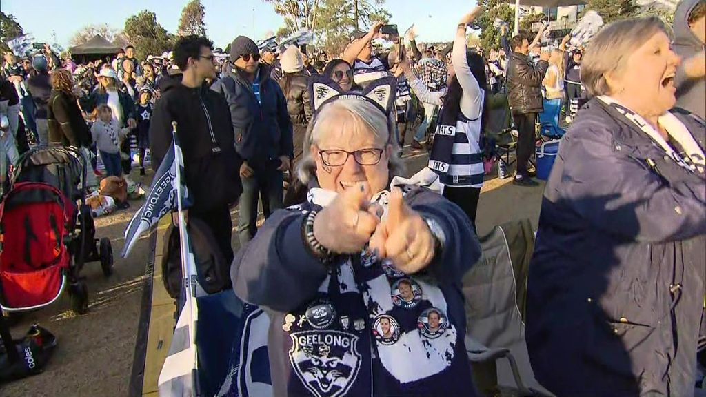 Geelong fans celebrate AFL Premiership win - ABC News