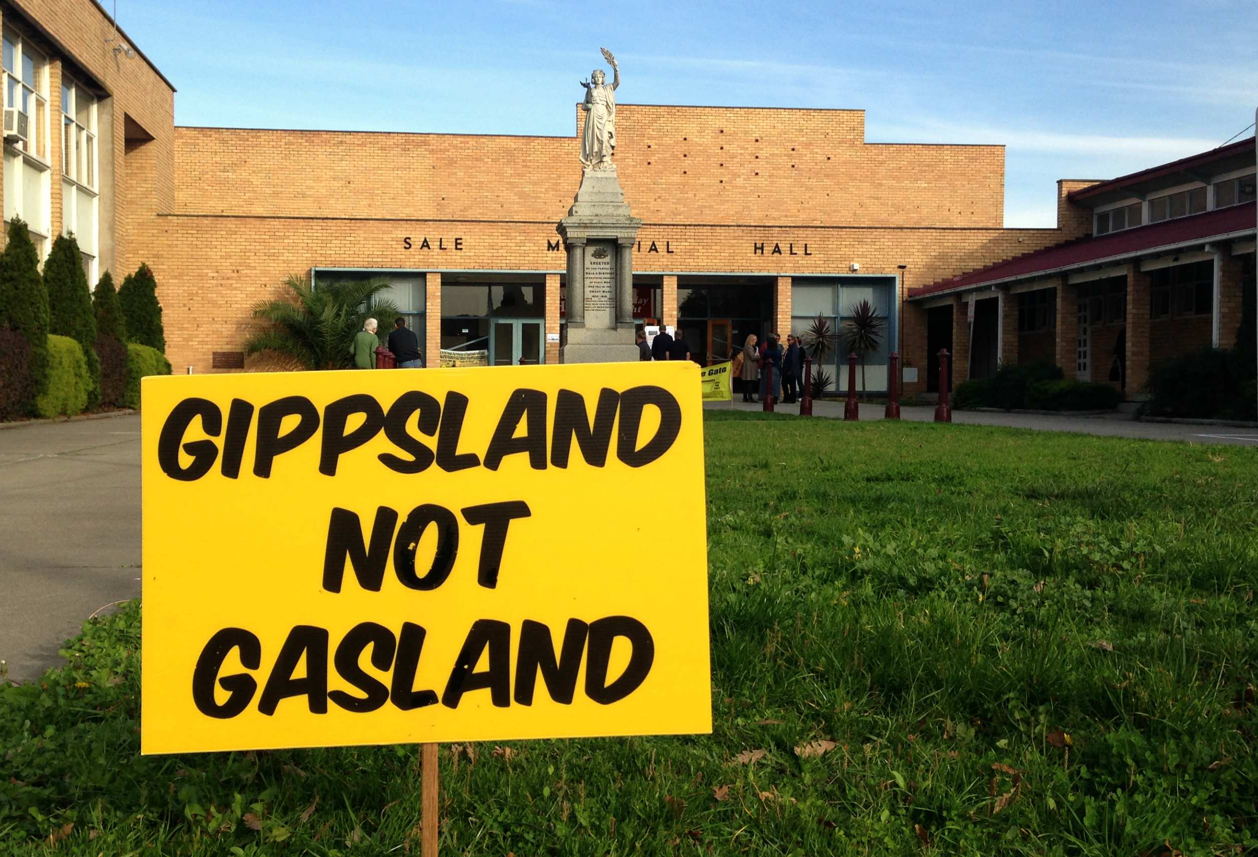 Seaspray residents question plan to explore offshore greenhouse gas ...
