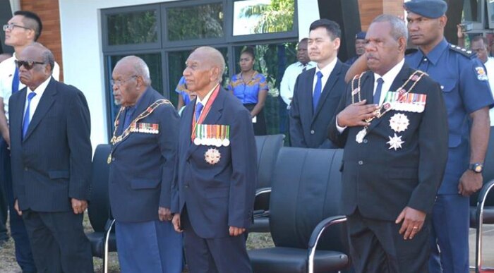 Sir Julius Chan itoktok long gutpla wok blong late Sir Rabbie Namaliu ...