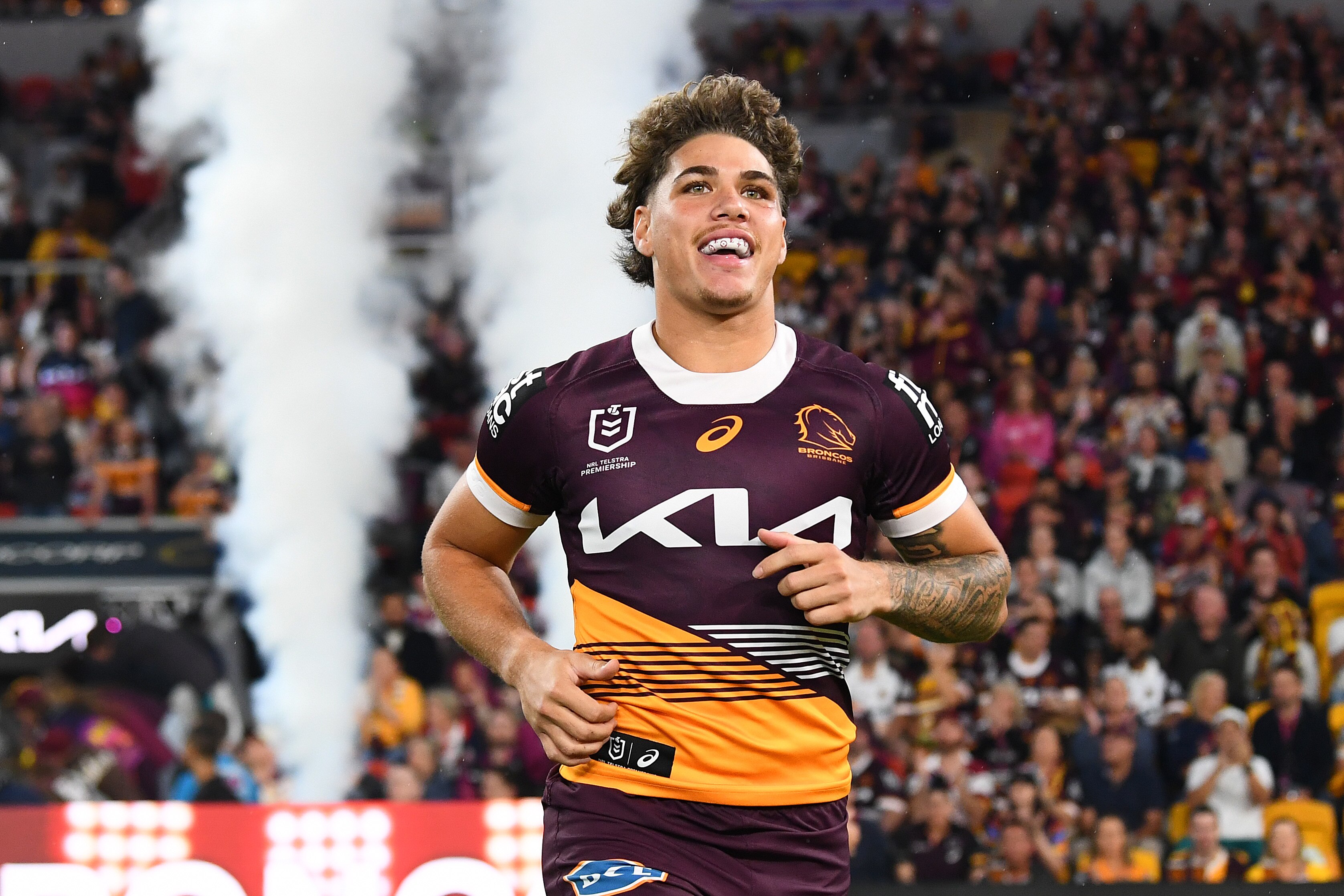 Reece Walsh extends with Brisbane Broncos to 2029 - ABC News