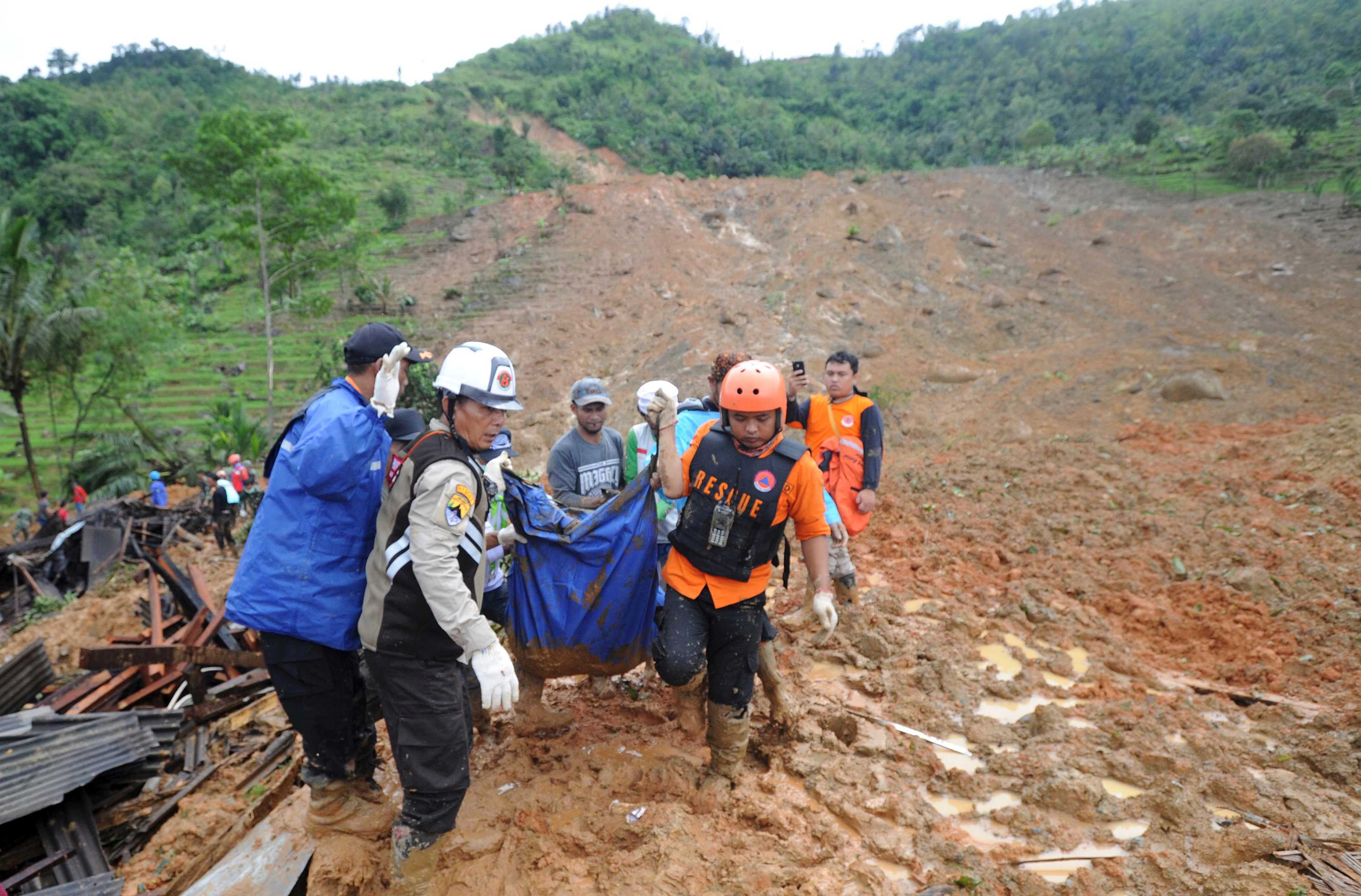 Indonesian monsoonal rains cause spate of landslides, floods and ...