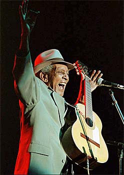Cuban maestro Compay Segundo dies - ABC News