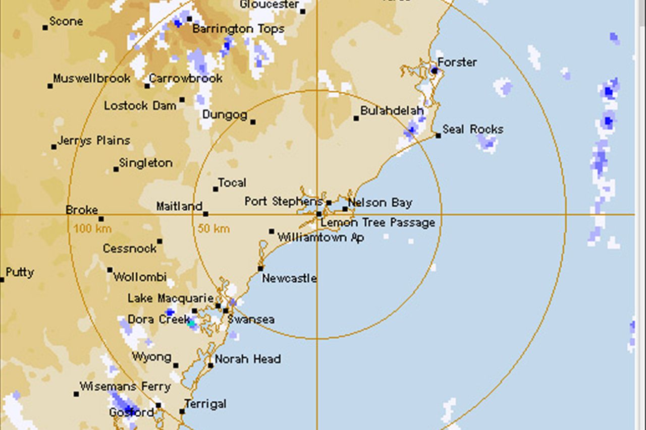 Flooding easing along mid north coast - ABC News