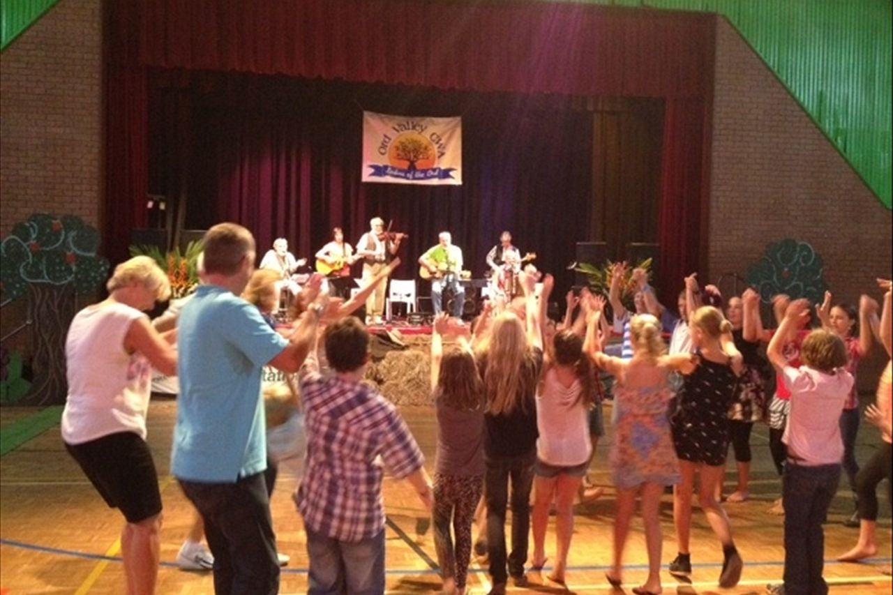 Tips for attending your first bush dance - ABC News