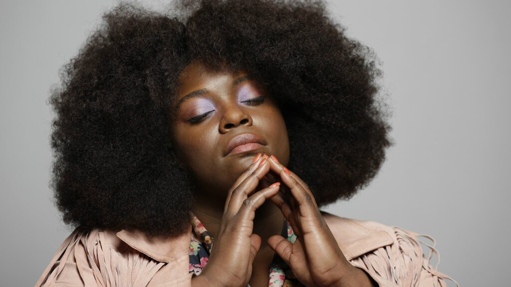 UK singer Yola cast in Elvis Presley biopic - ABC Radio National