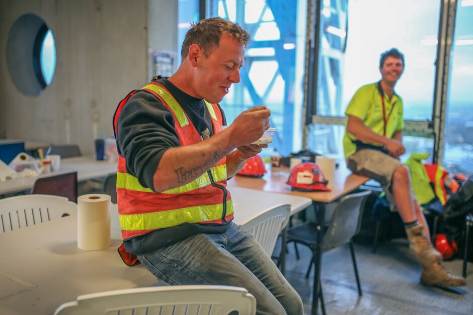 Construction in the sky: the high-rise crane crew - ABC News