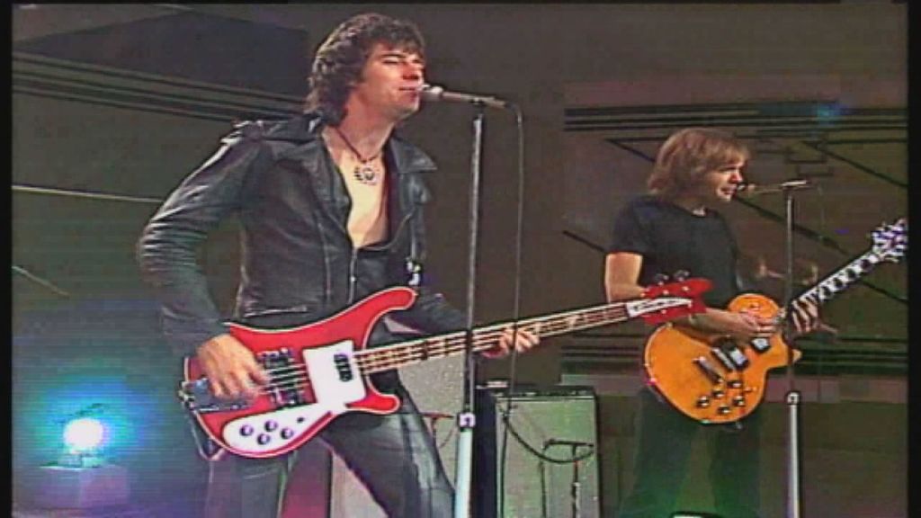 Australian rock legend Doc Neeson's bittersweet personal story - ABC News