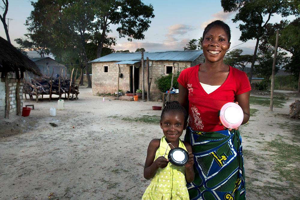 Charity SolarAid replaces Africa's kerosene lamps with solar lighting ...