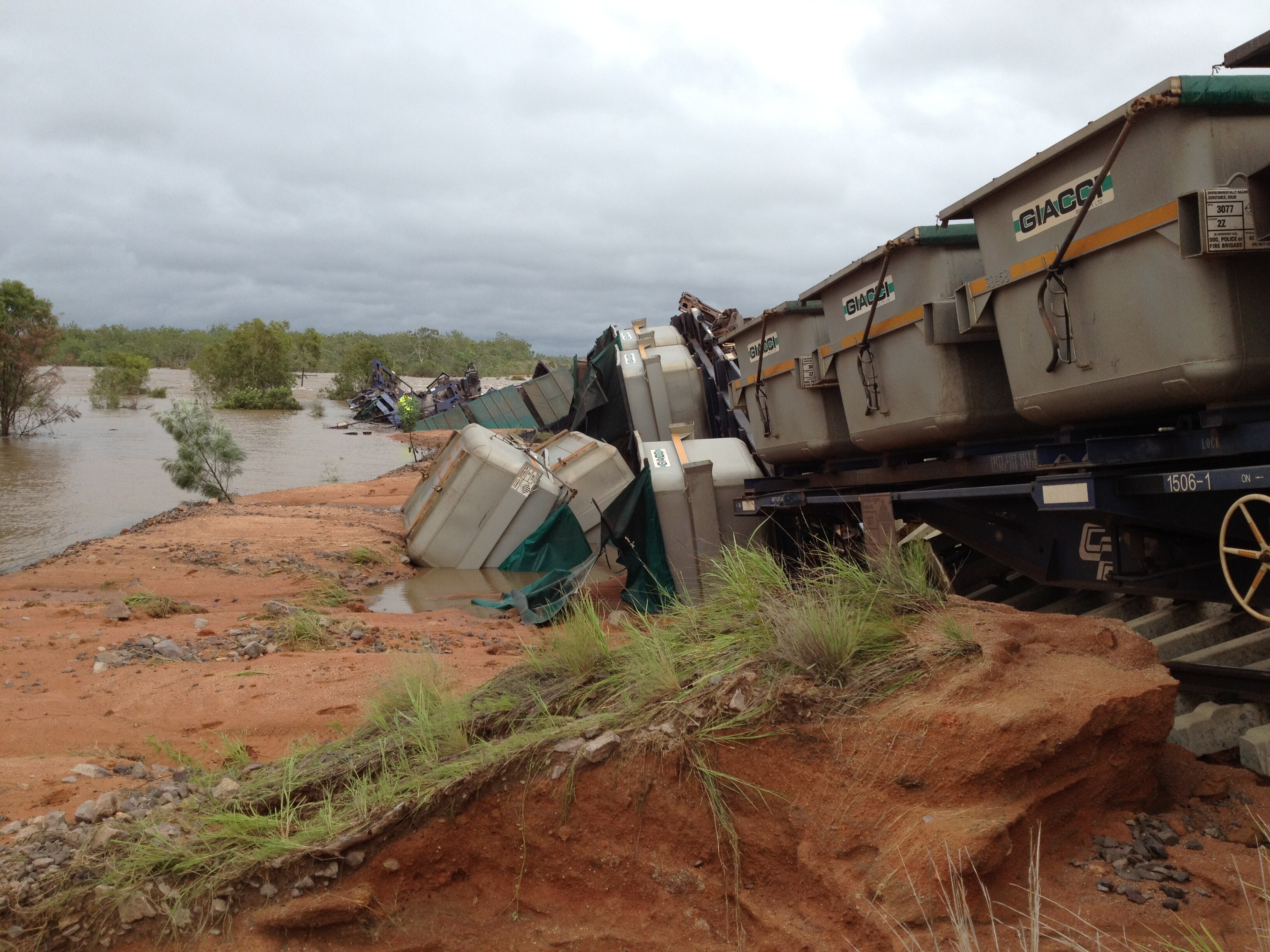 Train derailment sparks uranium transport fears - ABC News