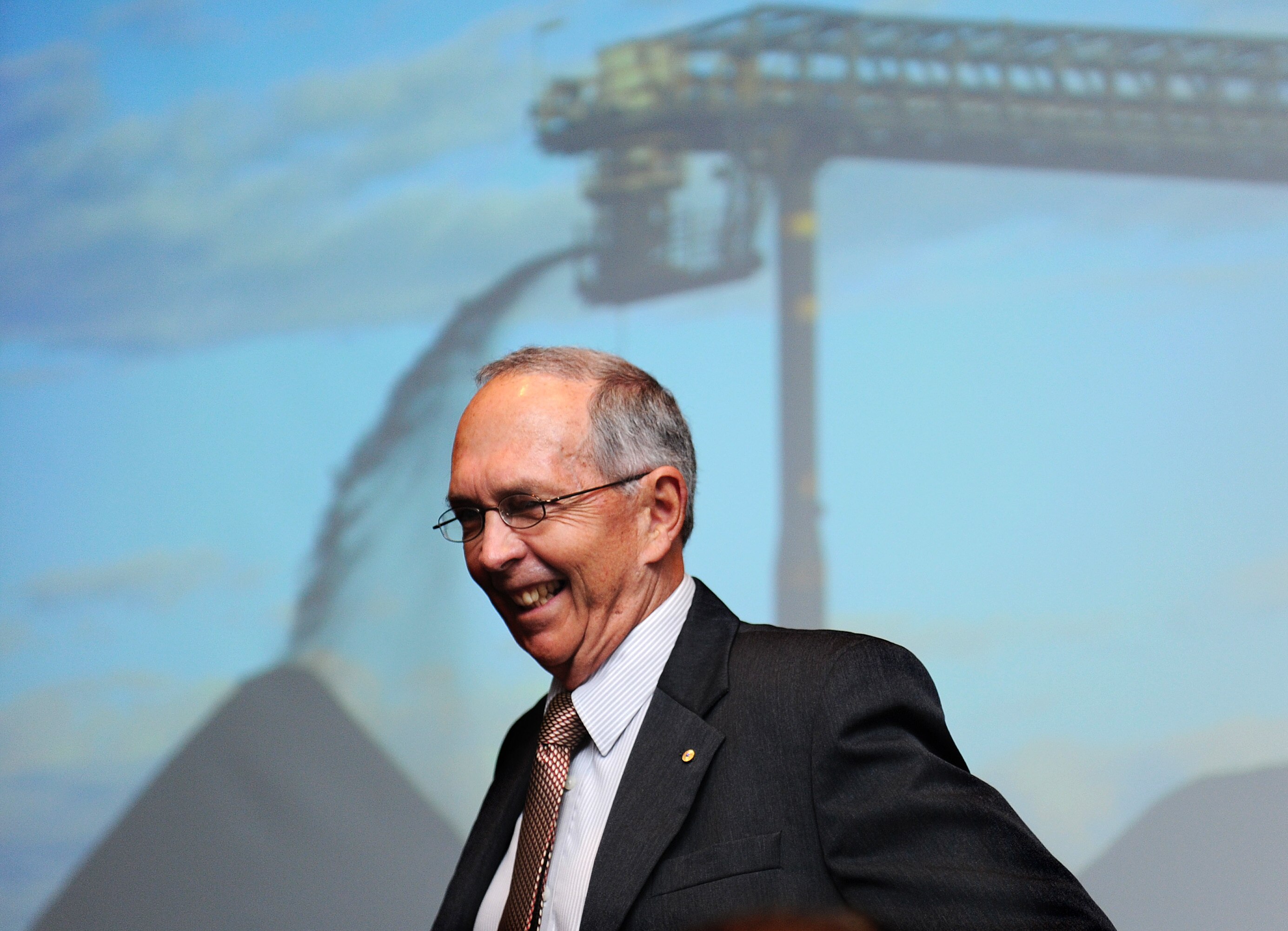 Former Queensland treasurer Keith De Lacy dies, aged 81 - ABC News