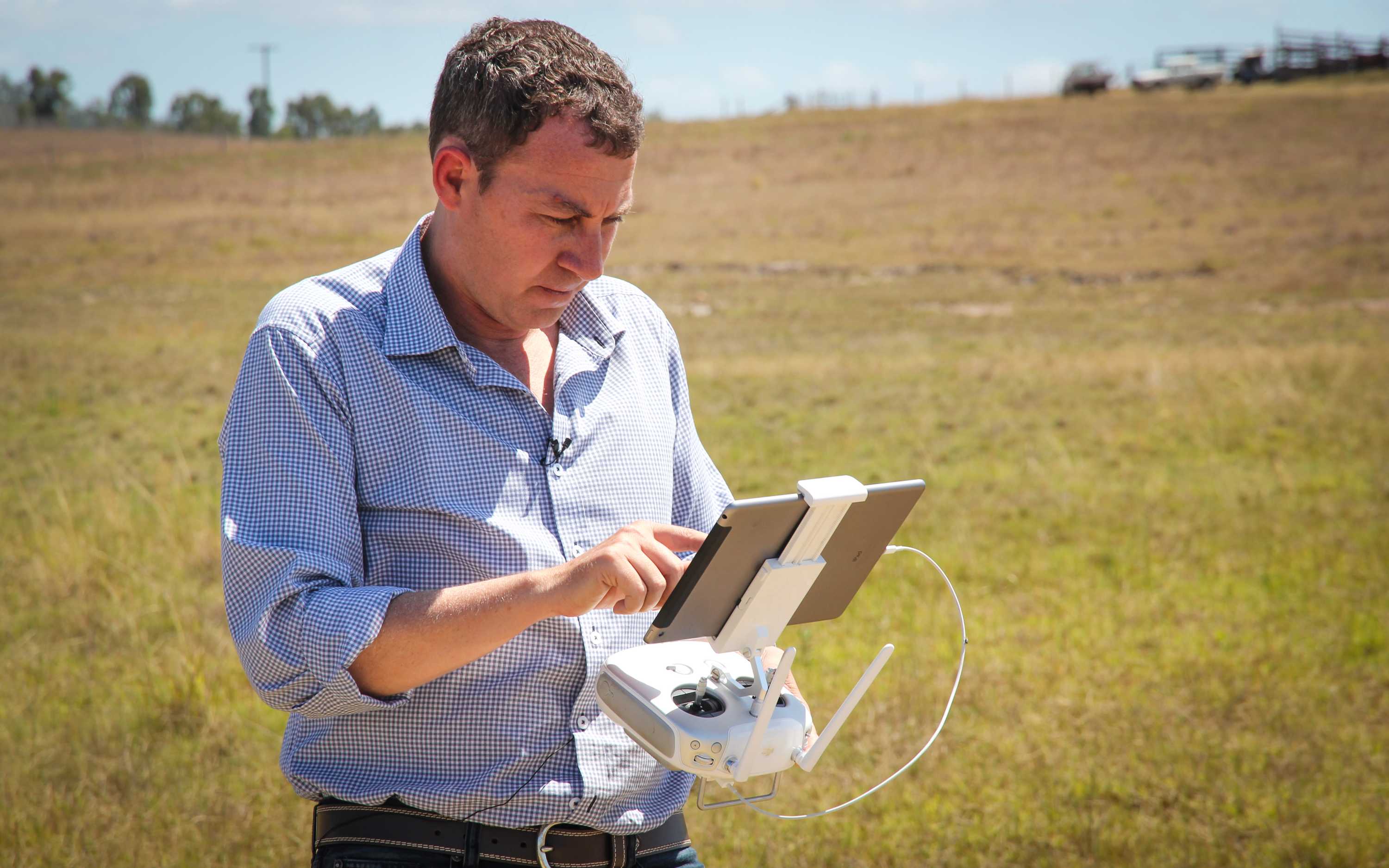 Drone mustering tested by central Queensland farmers - ABC News