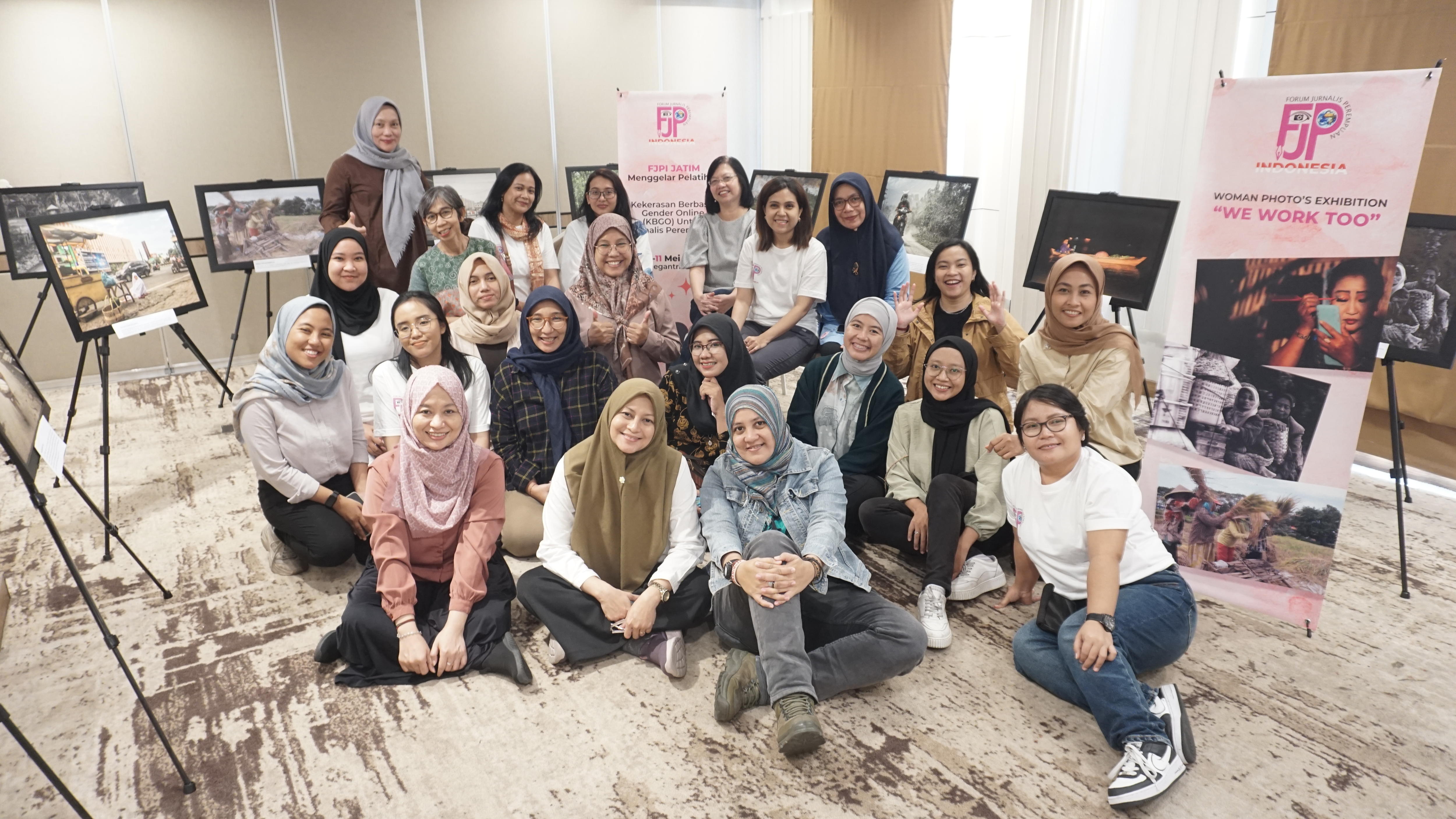 Photography challenging gender stereotypes in rural Indonesia - ABC ...