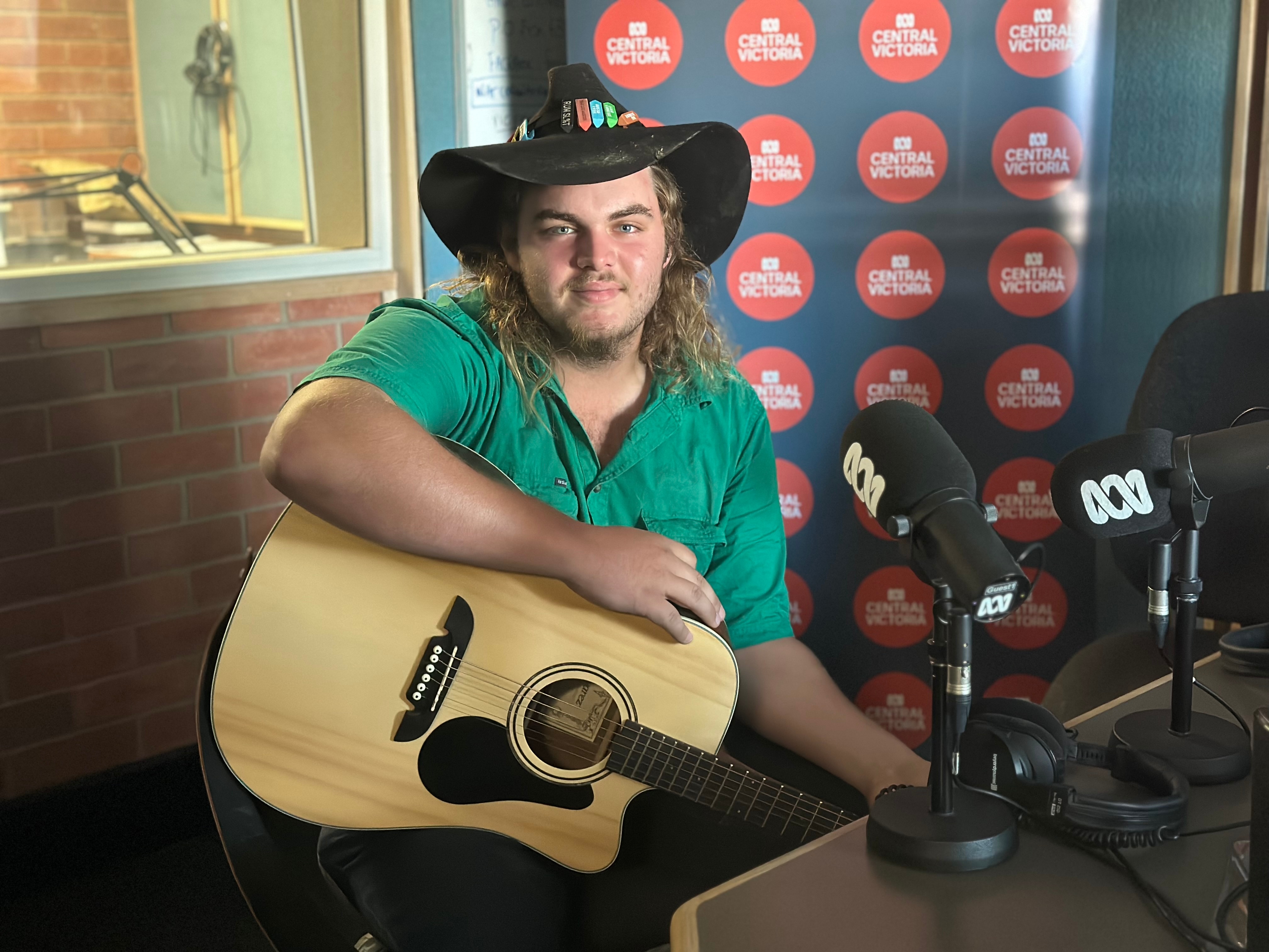 Bendigo boy impresses judges on Australian Idol - ABC listen