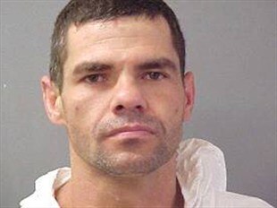 Violent escapee apologises in court - ABC News
