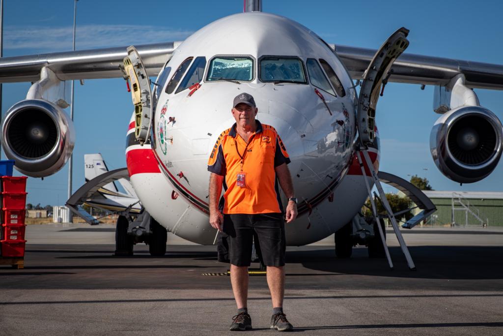 Canadian pilot Rick Roberts flies large air tanker to fight NSW ...