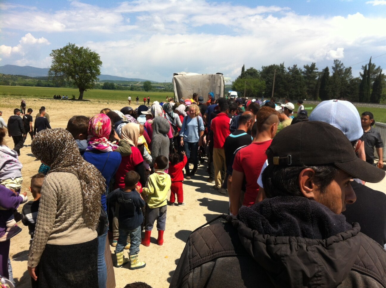 Europe migrant crisis: Asylum seekers in Greece struggle with ...