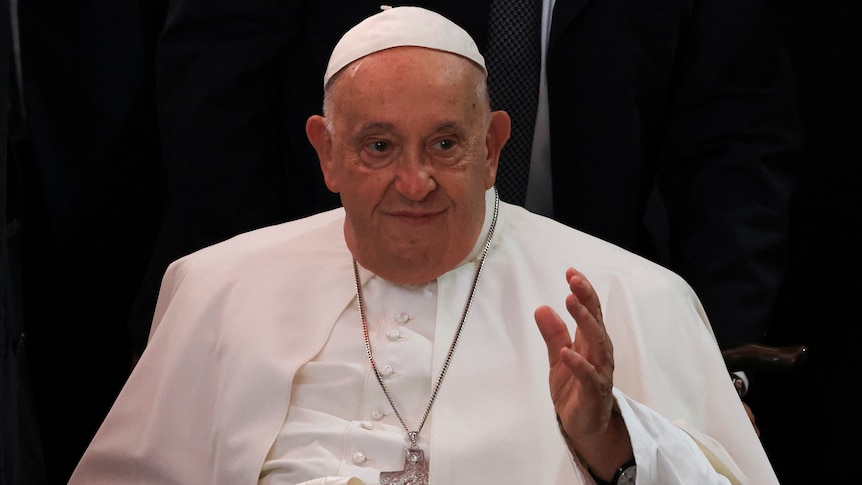 Pope Francis has no new breathing attacks and resumes some work ... Pope Francis has no new breathing attacks and resumes some work ...