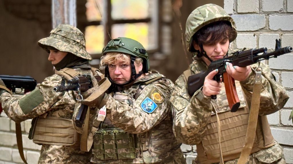 Ukrainian women step up fight against Russia - ABC News