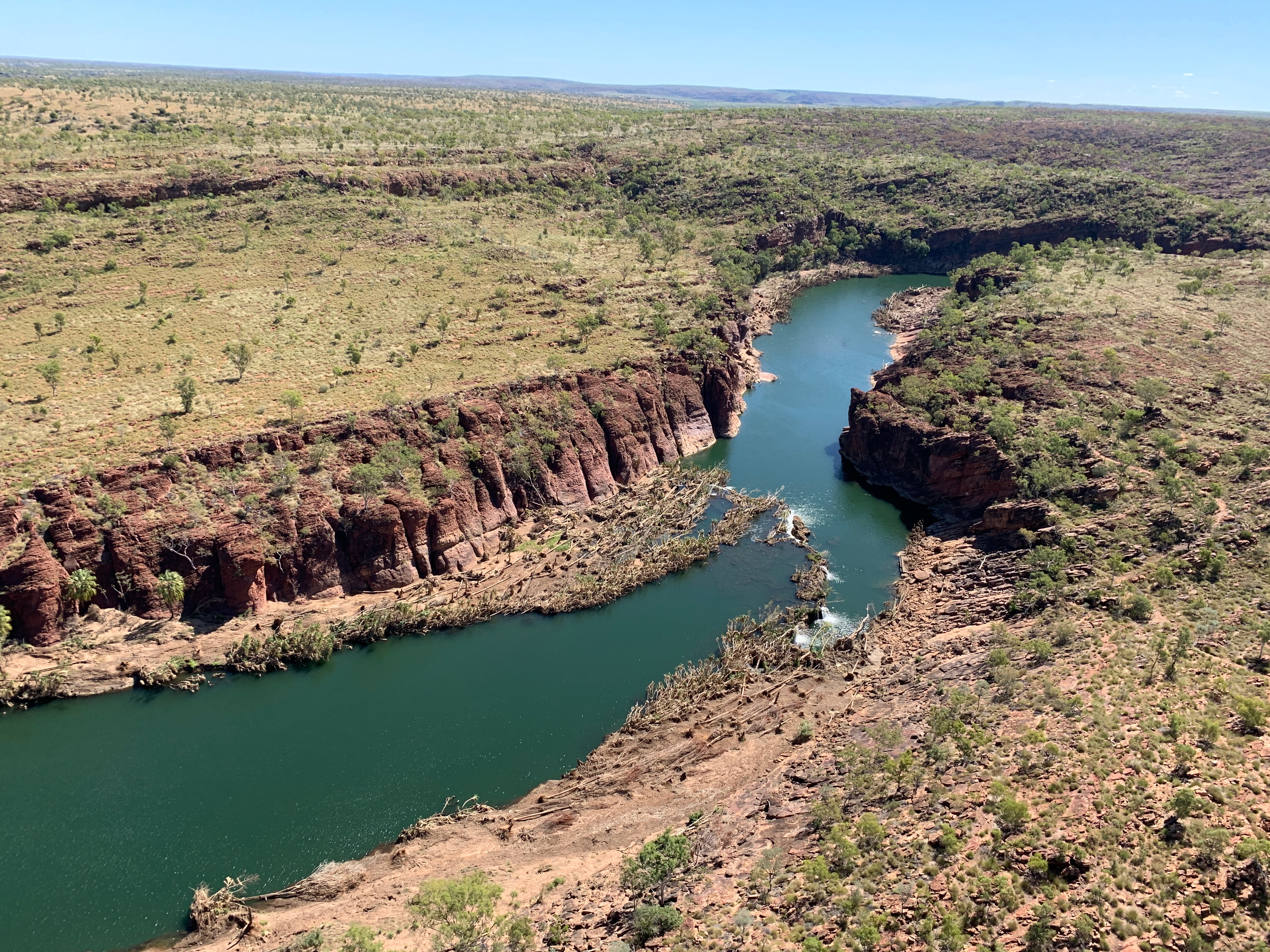 Bb wsex got the ok to proceed to the entrance and greeted