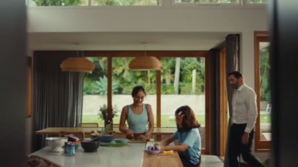 Advertisement for NSW Government's "It's not love, it's coercive ...