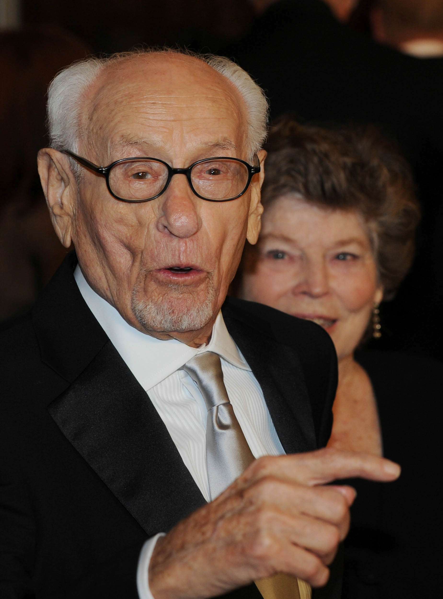 Eli Wallach, prolific character actor, dies at 98 - ABC News