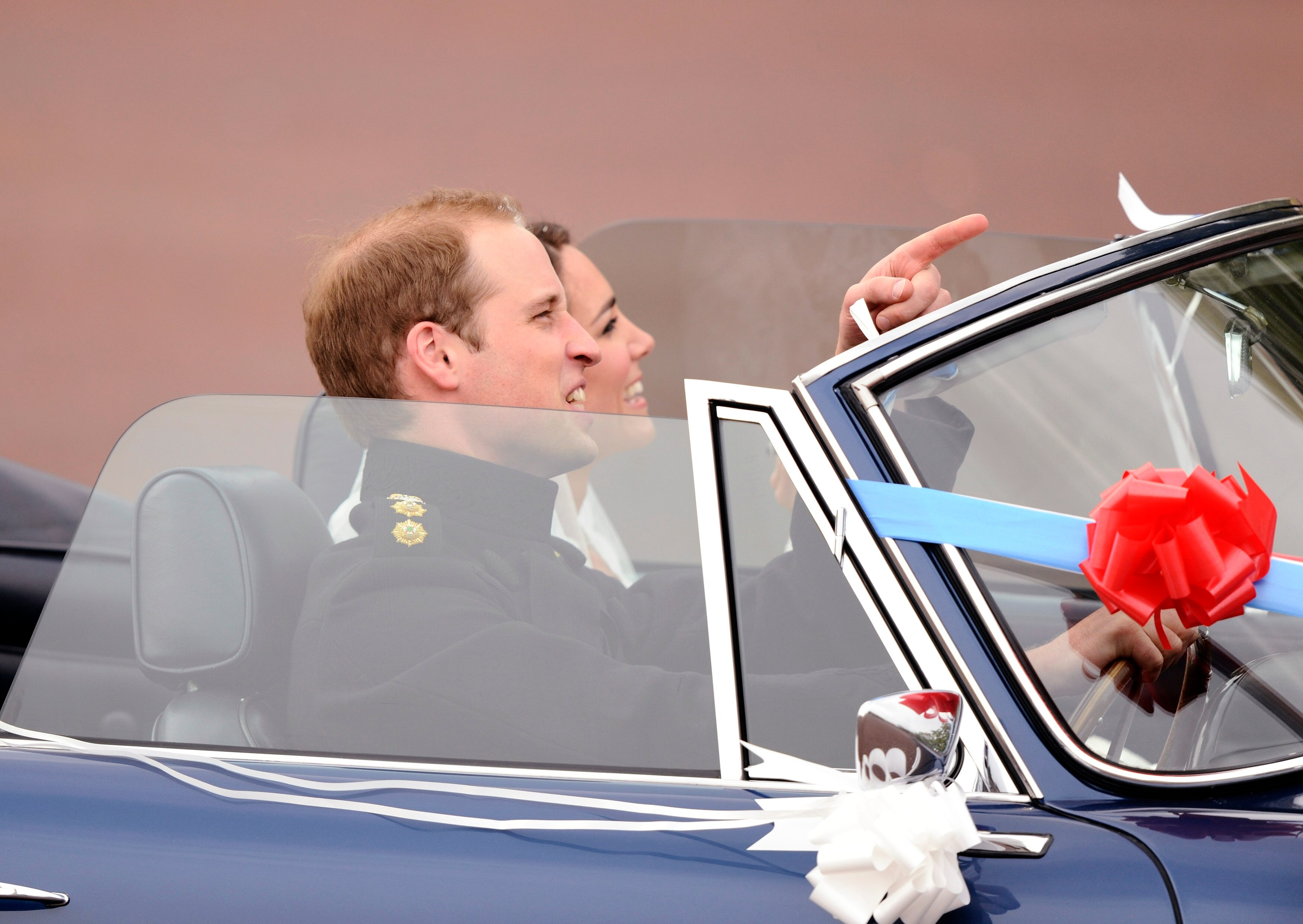 Prince William and Catherine post new photo to mark 13th wedding ...