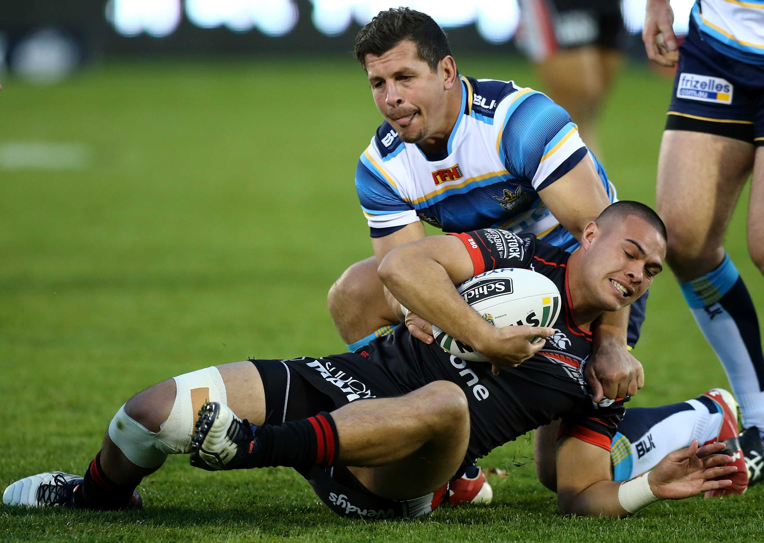 Warriors sneak past Gold Coast Titans 27-18 in Simon Mannering's 250th ...