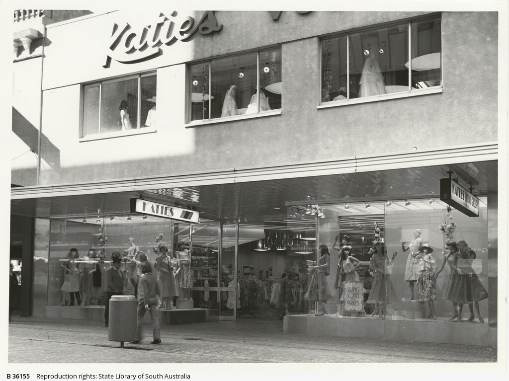 From $24 cardigans to closed doors — what went wrong for Katies? - ABC News