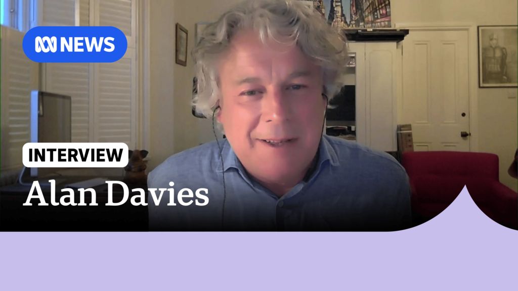 Comedian Alan Davies on QI and his Australian tour - ABC News