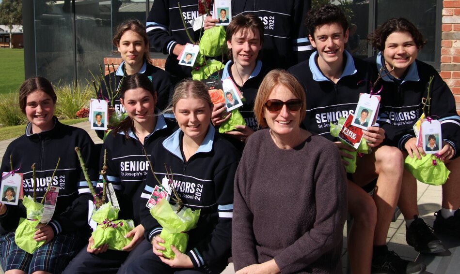 Miss Deer's touching tribute to her Port Lincoln petals - ABC listen