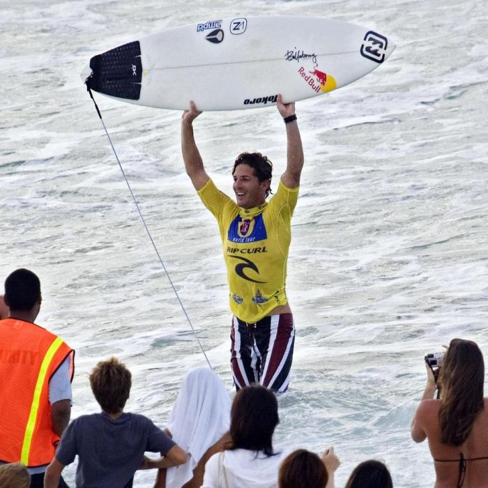 Andy Irons' death still surrounded by mystery as surfing community ...