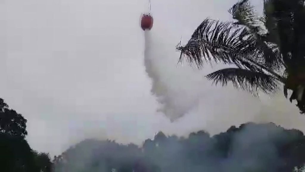 Fraser Island fire update: Happy Valley township saved from fierce ...