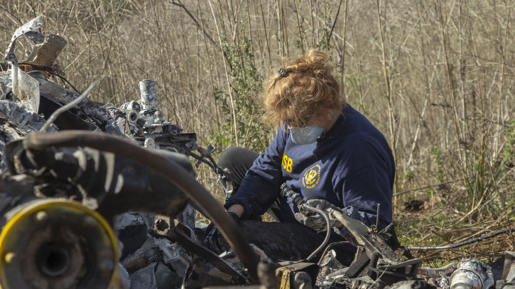 Crash investigators reveal terrifying details about descent of Kobe ...