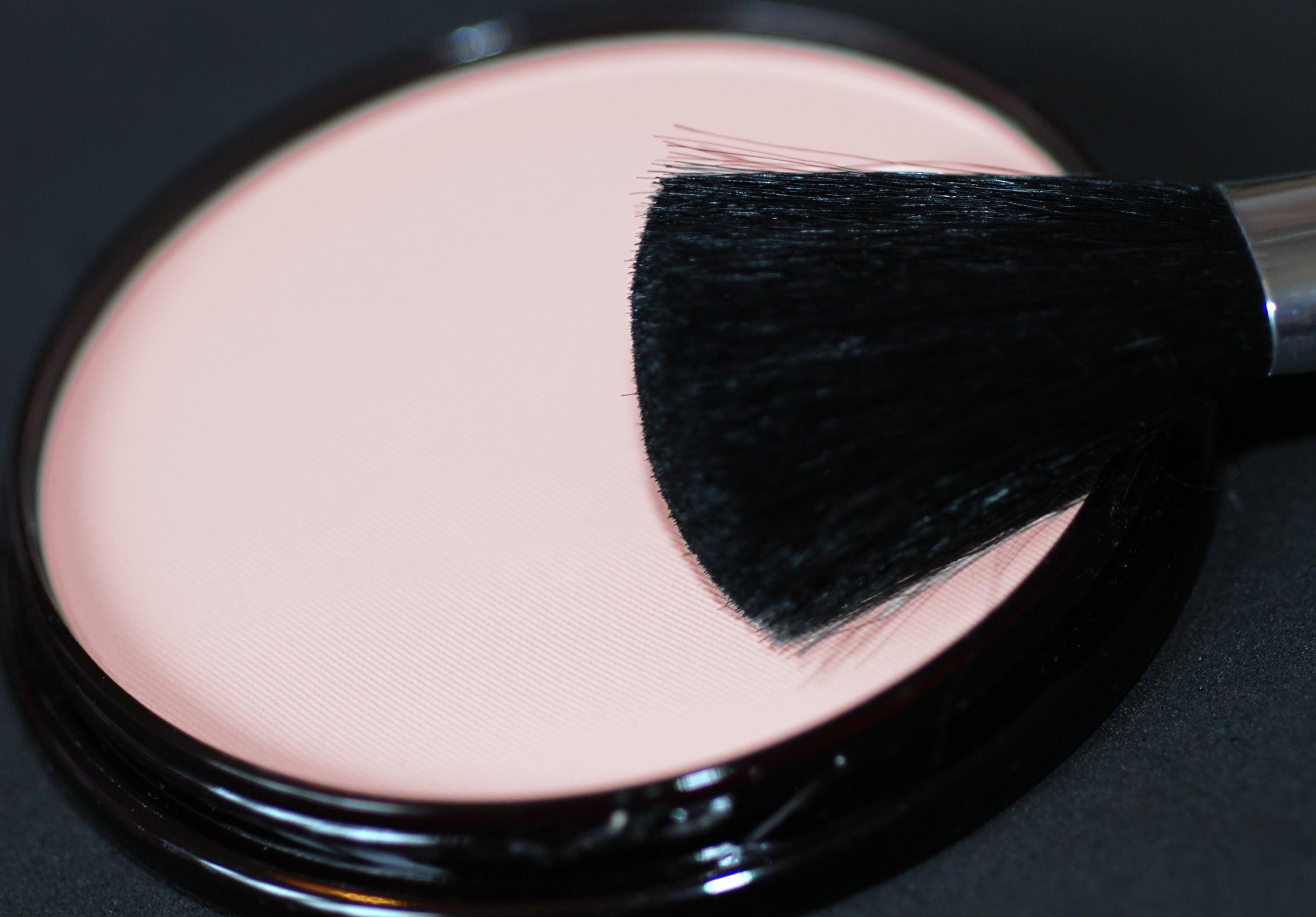 Nanoparticles to remain invisible in make-up - ABC News