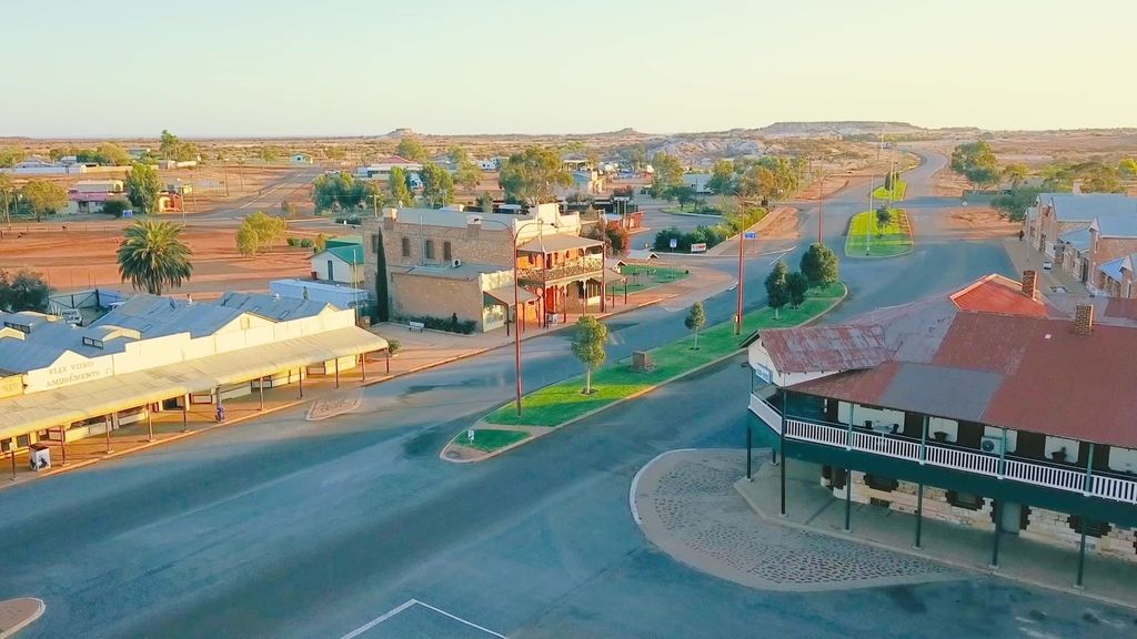 Outback Towns: Uncertain future for some old gold rush towns - ABC News