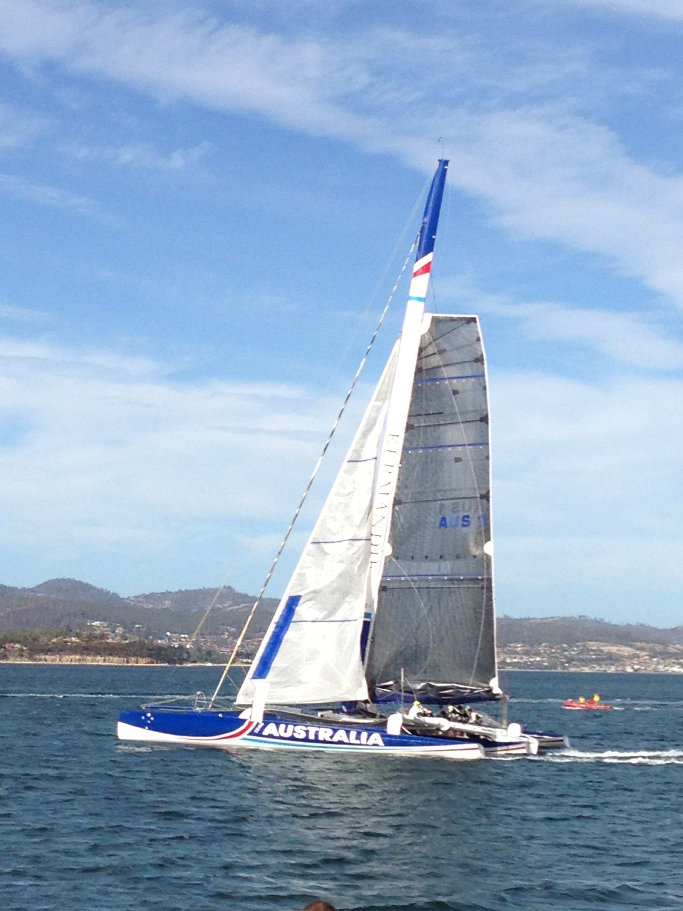Sydney-Hobart sailing record smashed - ABC News