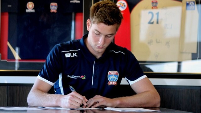 Jets sign two emerging youngsters - ABC News