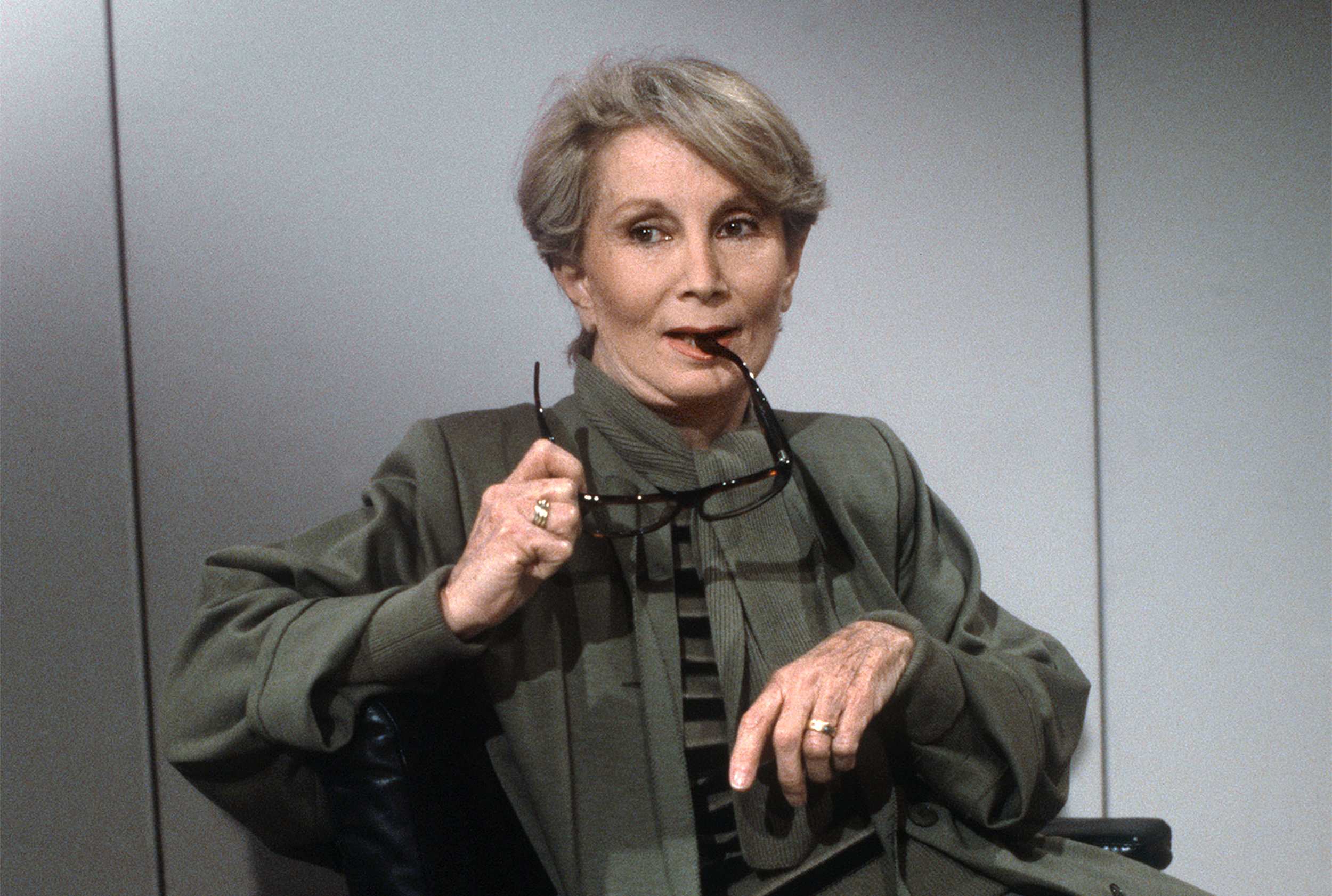 Madame Claude: Renowned French brothel keeper dies aged 92 - ABC News