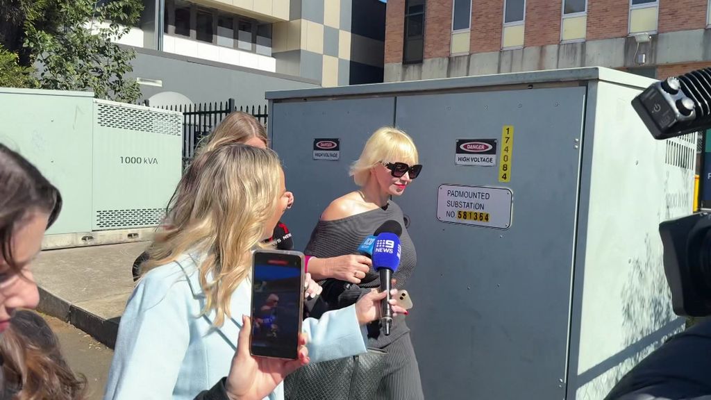 Bruce Lehrmann's lawyer Zali Burrows leaves Toowoomba District Court on ...