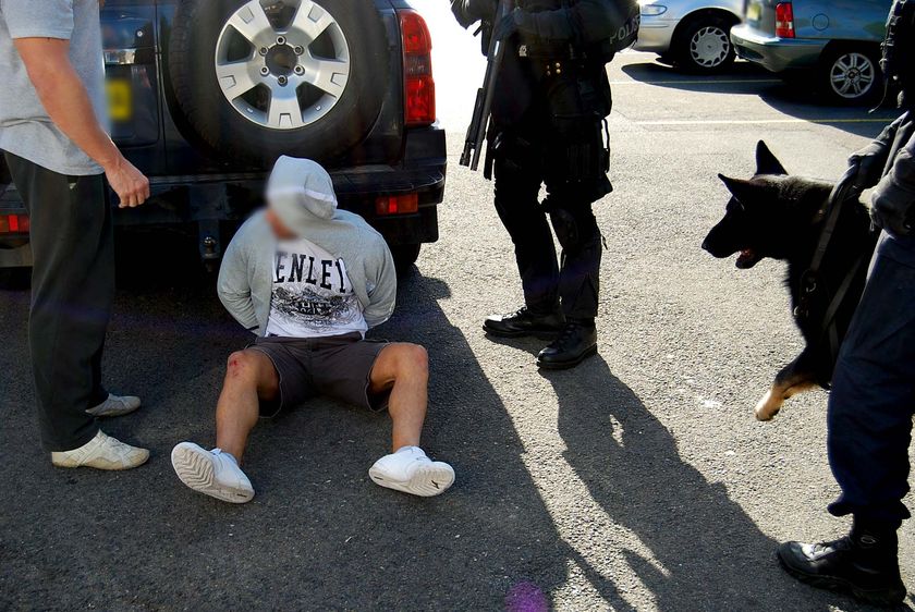 Drug raid: Men suspected of bikie links held - ABC News