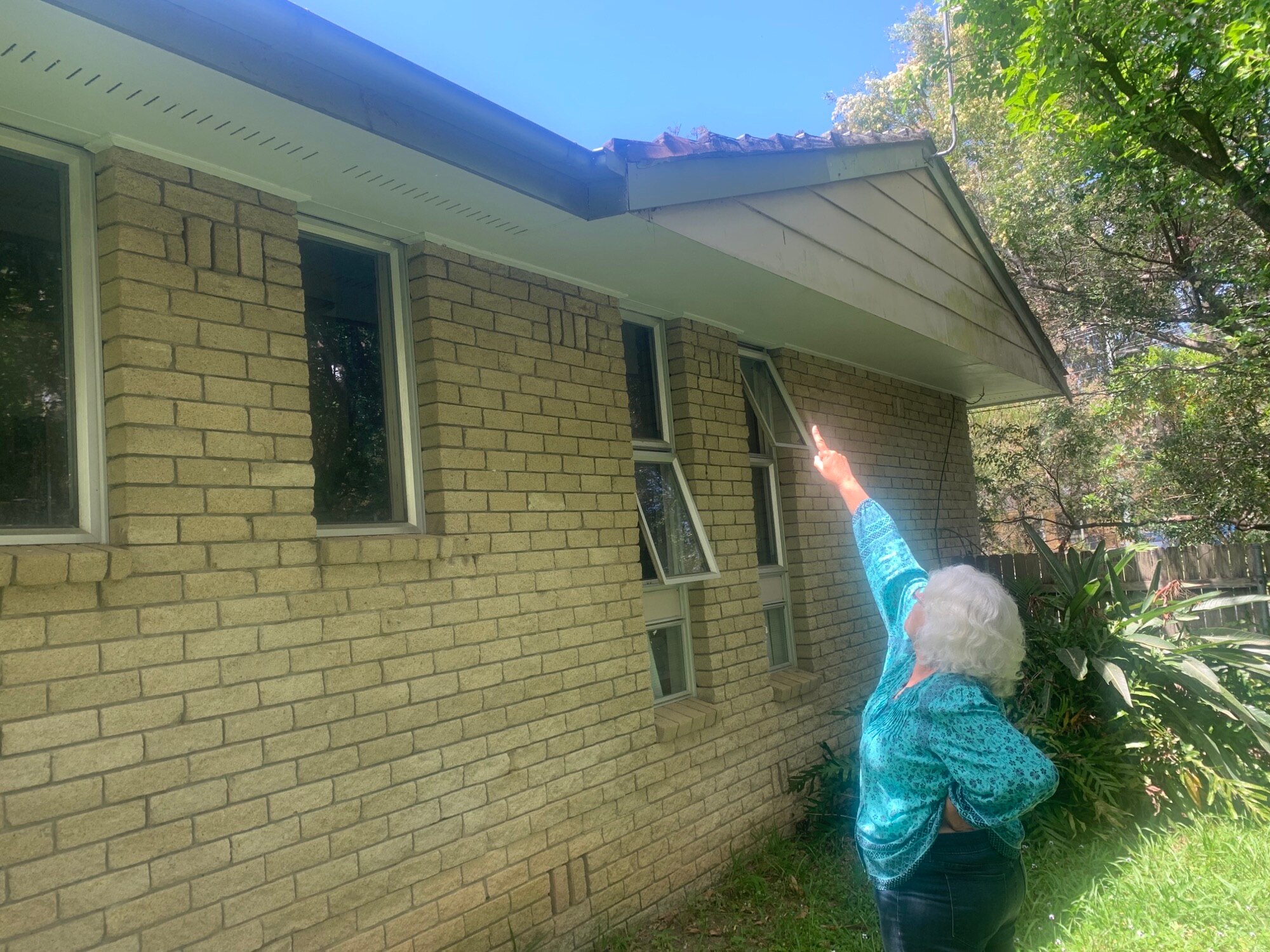 Coffs Harbour public housing tenant says walls leak, Mission Australia ...