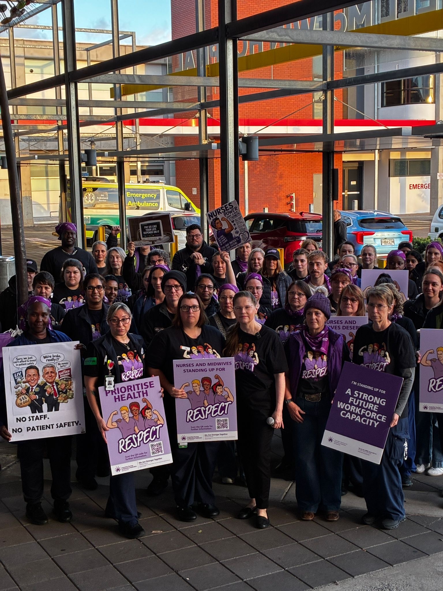 Nurses, midwives walk off the job at Lyell McEwin seeking 'respectable ...