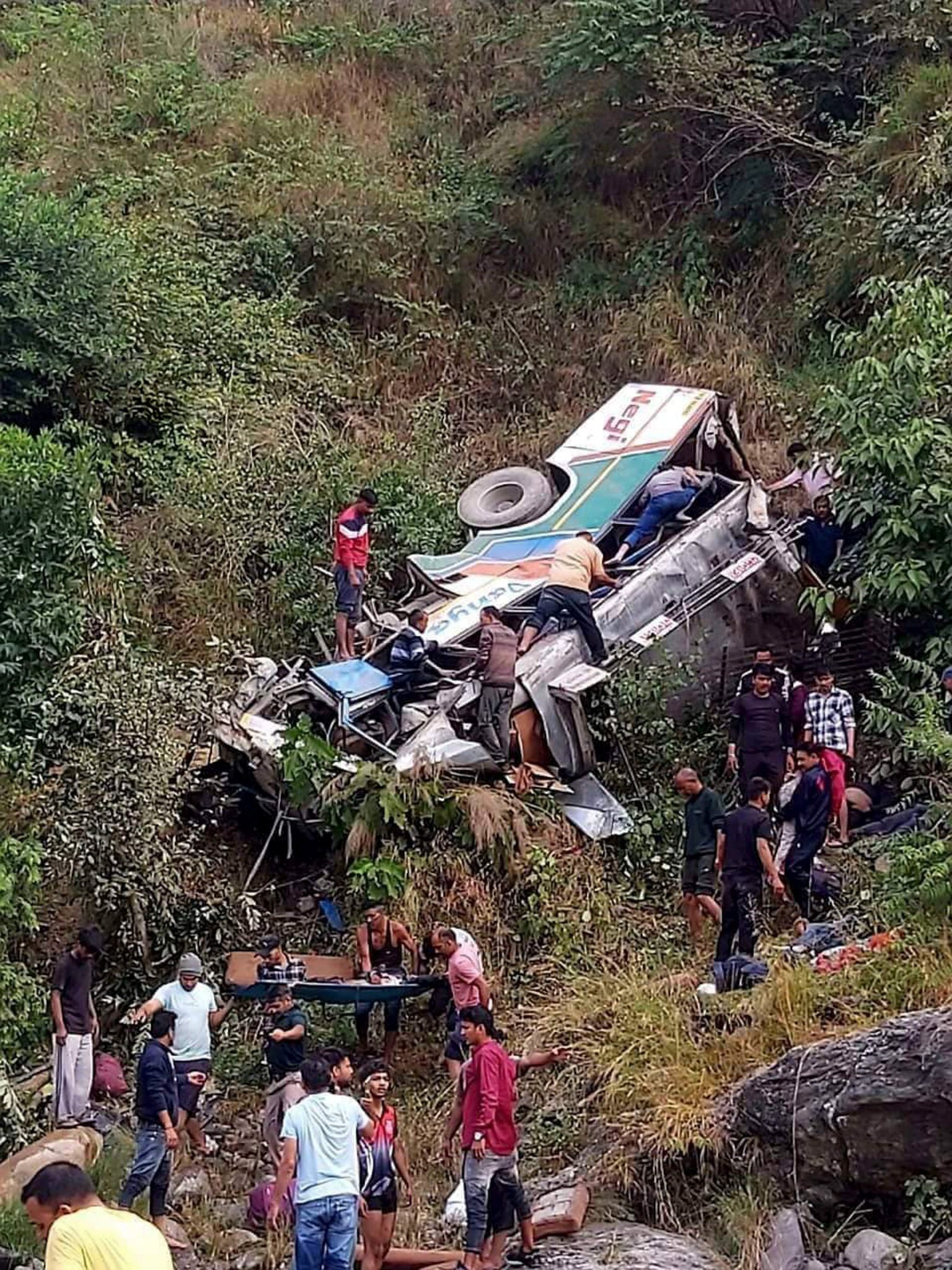 Bus crash in India kills 36, injures more than 20 in northern state of ...