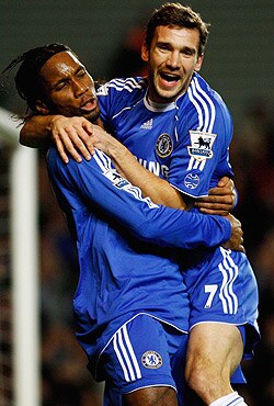 Drogba keeps Chelsea in touch - ABC News