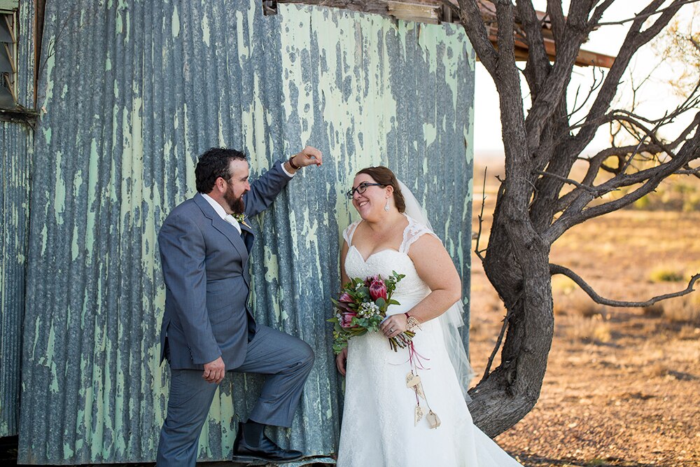 Outback wedding showers joy on drought-stricken Queensland town - ABC News